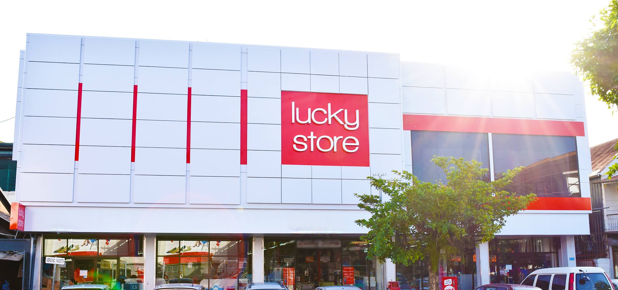 De Hema van Suriname: Lucky Store aan de Jodenbreestraat